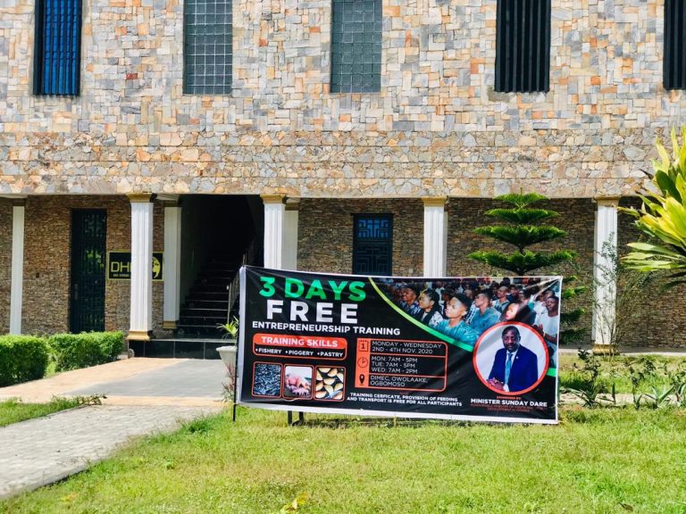 Minister kick-starts 3-Day Entrepreneur Training for Ogbomoso Youth - The Gleamer News